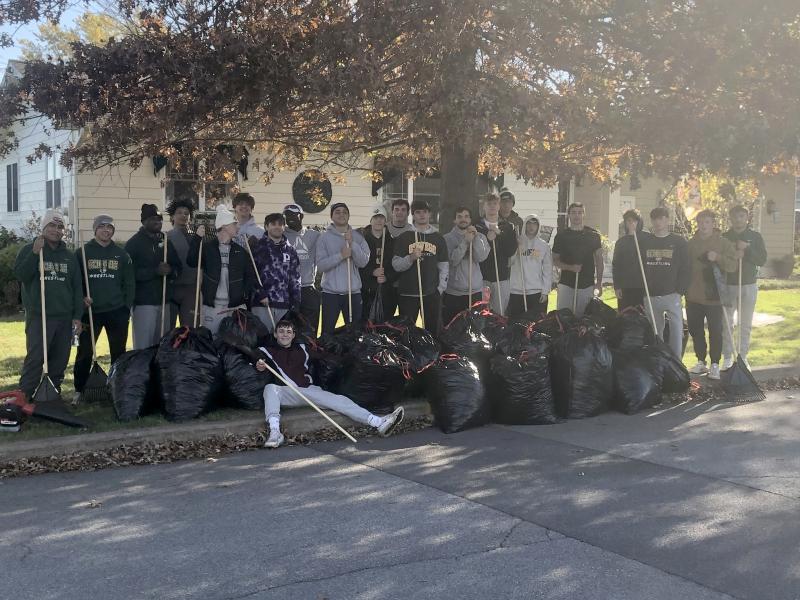 Lakers give back to the community with 19-year tradition of leaf raking ...